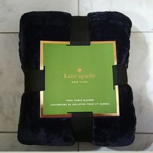 kate spade Bedding | Last 1 King Fleece Blanket White | Poshmark